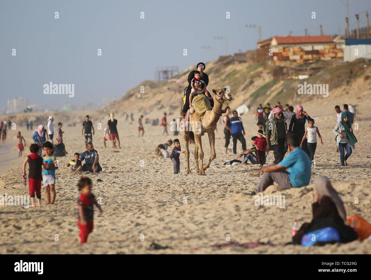Gaza City, The Gaza Strip, Palestine. 7th June, 2019. Palestinians at ...