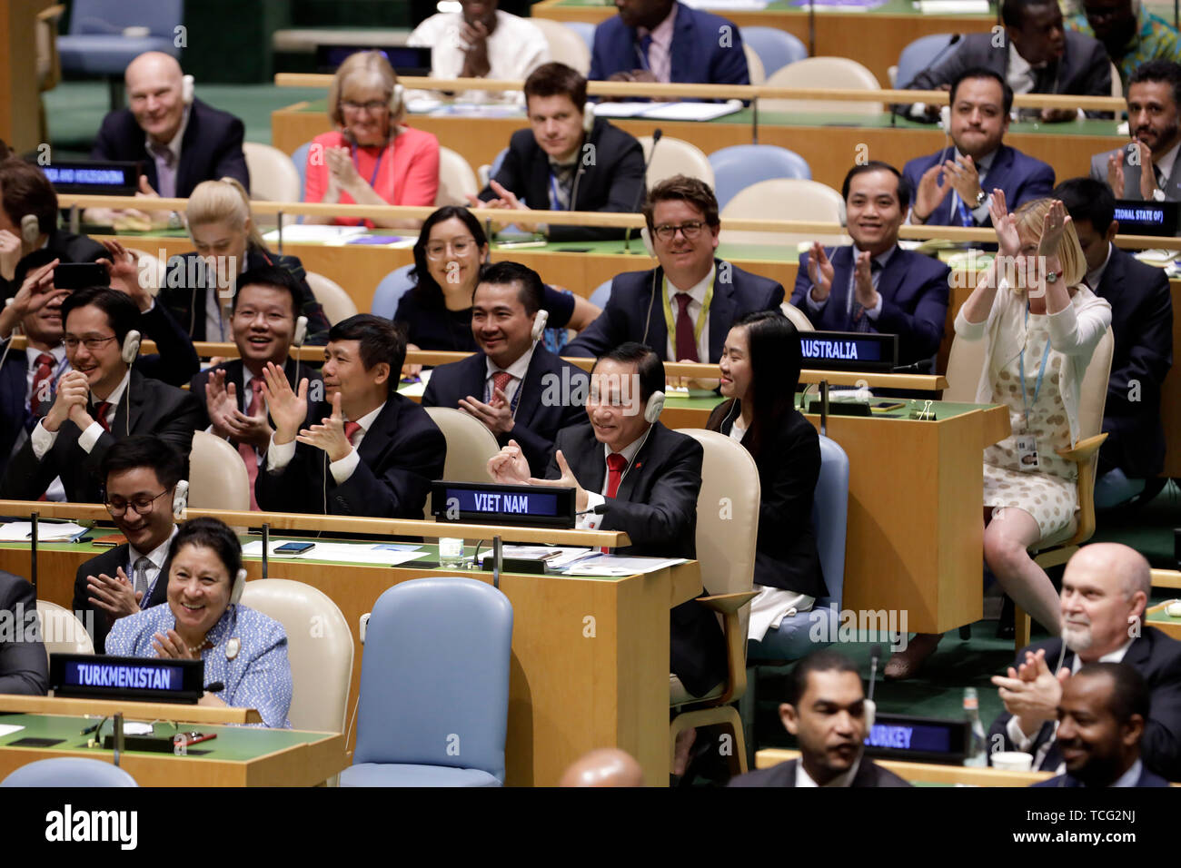 Un assembly members country hi-res stock photography and images - Alamy