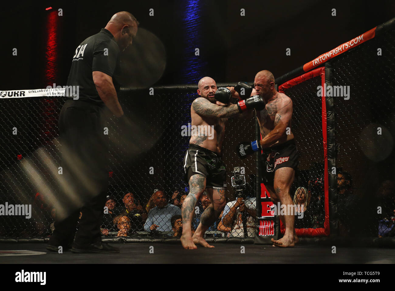 Westbury, New York, USA. 6th June, 2019. ERIC OLSEN fights against RYAN ...