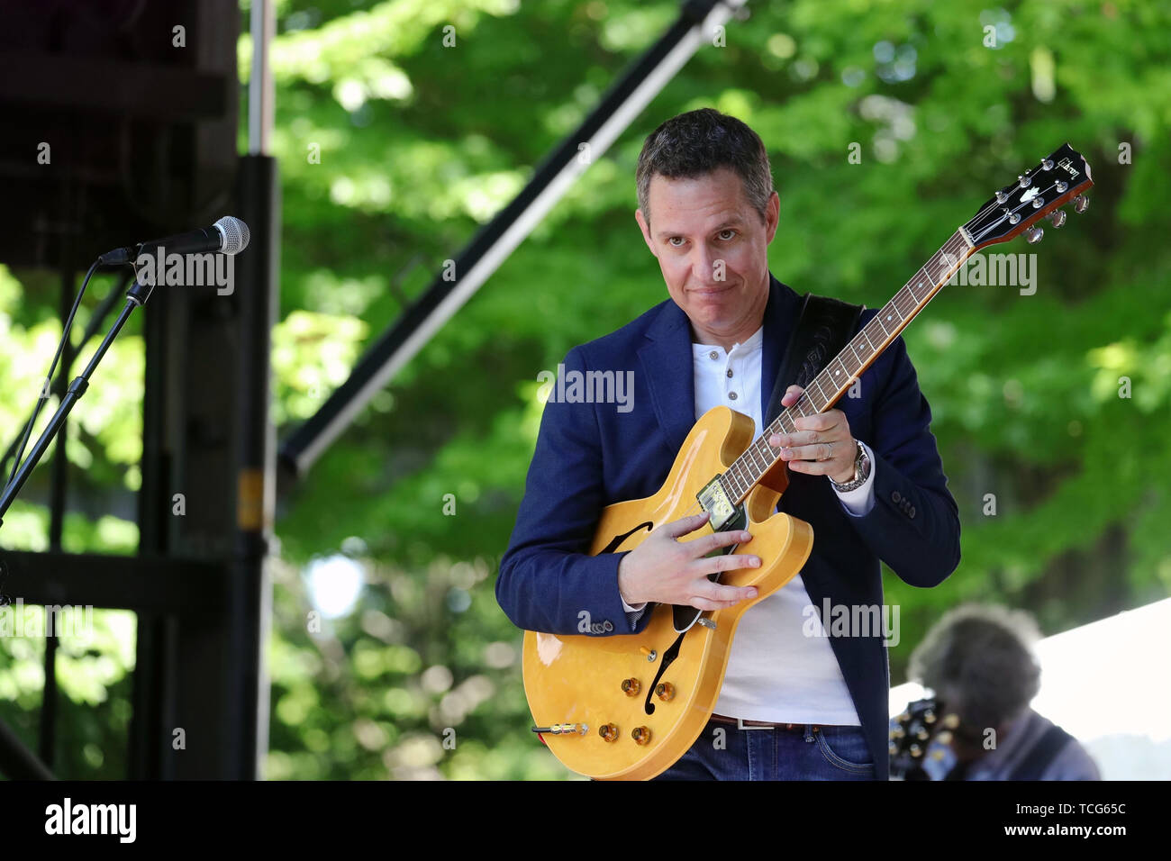Chicago, USA. 7th June, 2019. Jazz guitarist and singer Guy King ...