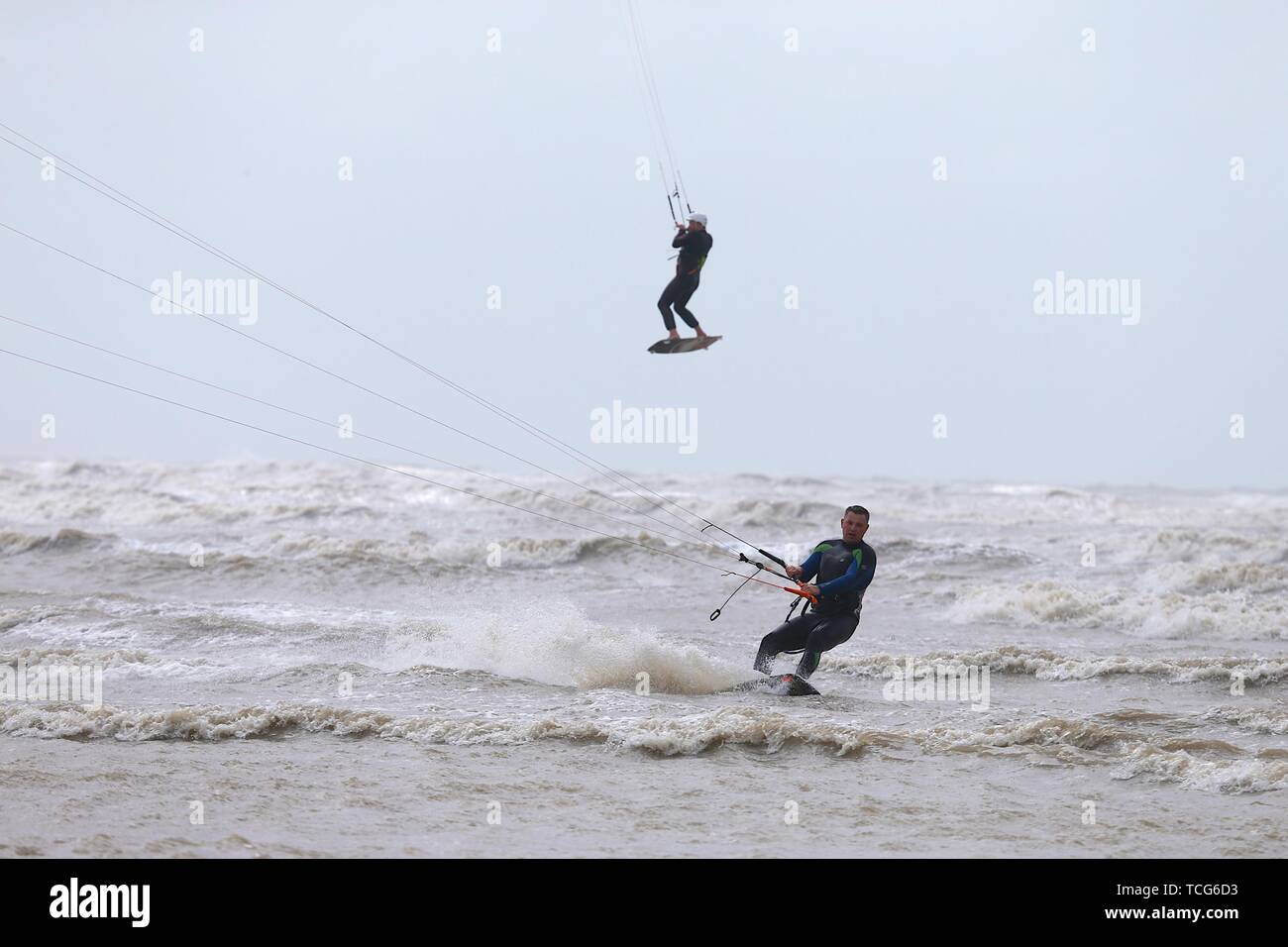 Windy weather uk hi-res stock photography and images - Alamy