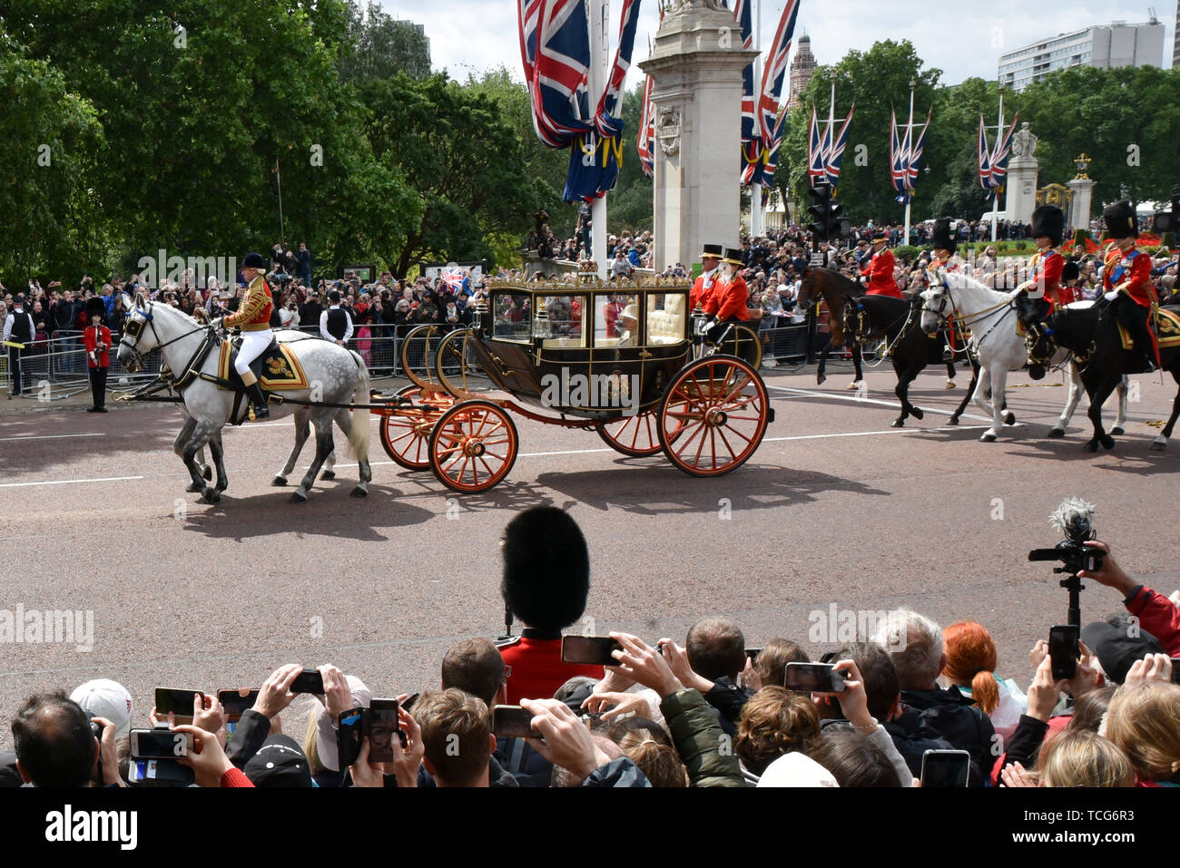 The Mall, London, UK. 8th June 2019. Trooping the Colour parade to mark ...