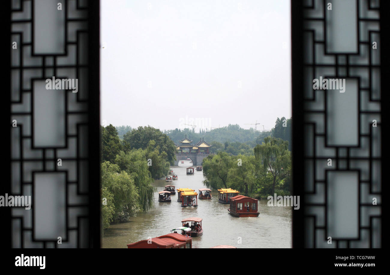 Delong lake hi-res stock photography and images - Alamy