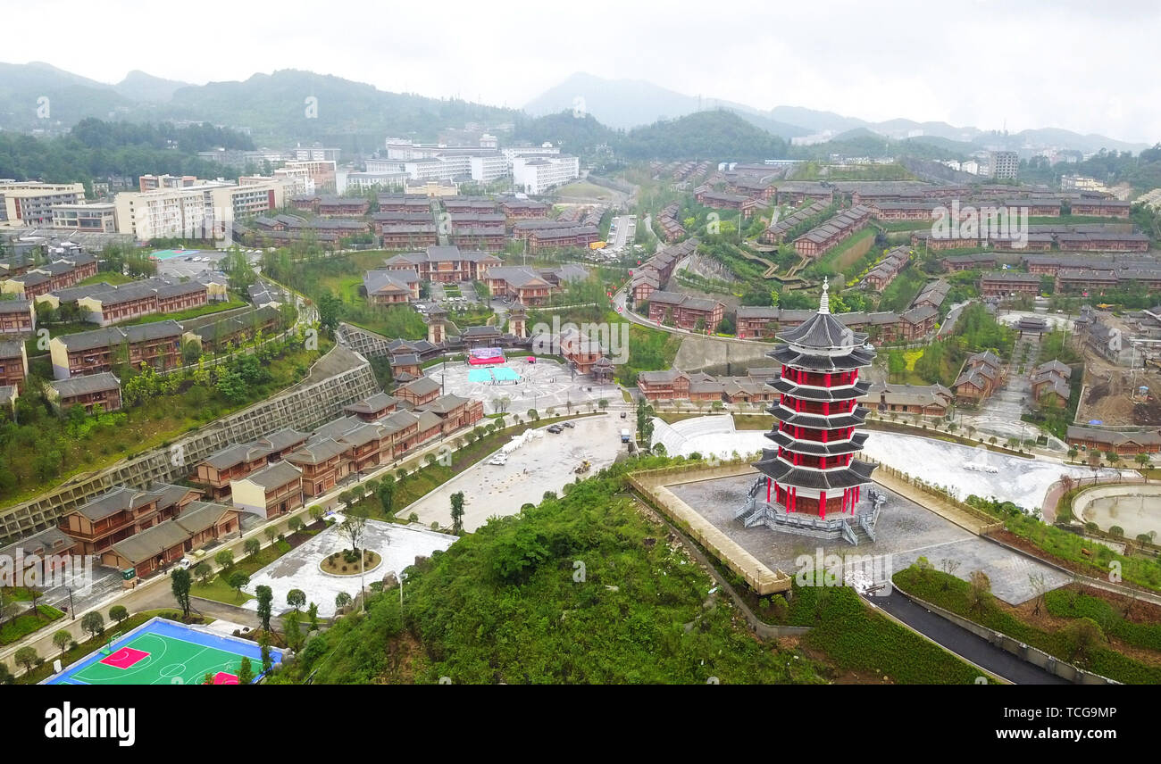 Built on steep slope hi-res stock photography and images - Alamy