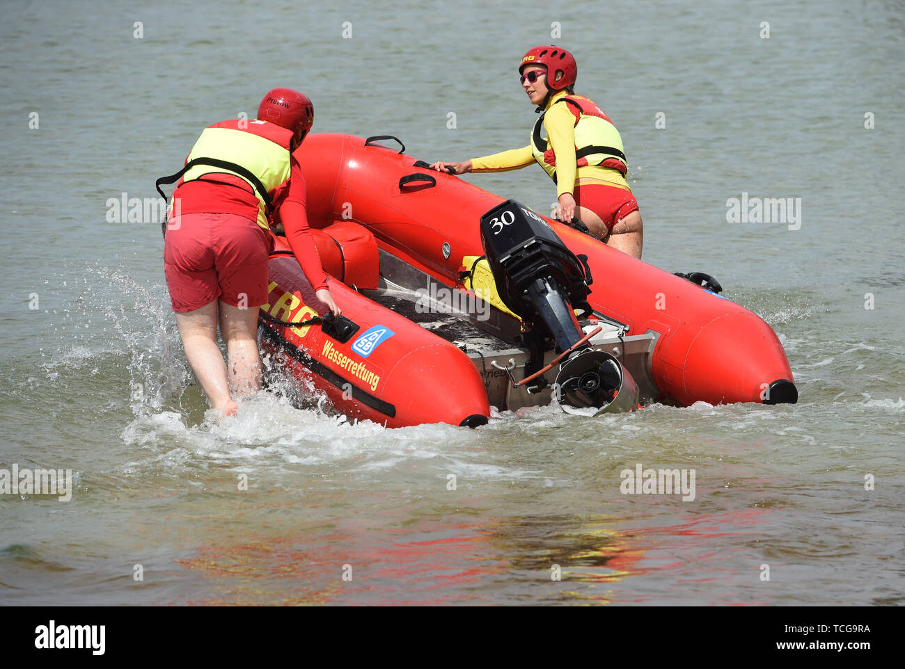Prerow, Germany. 08th June, 2019. Two lifeguards of the Deutsche Lebens ...