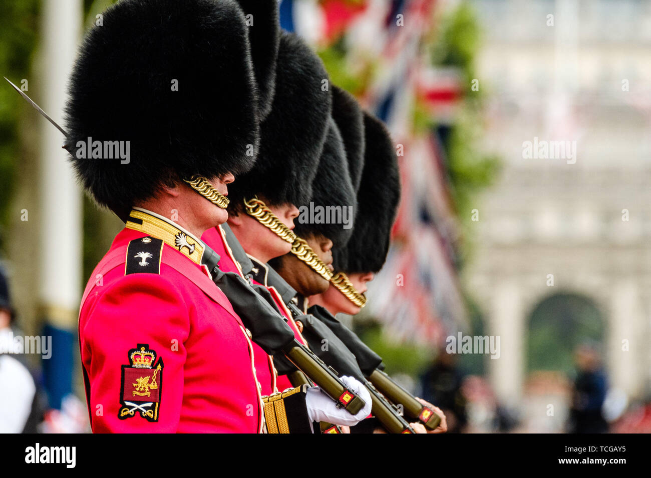 Trooping the colour welsh guards hi-res stock photography and images ...