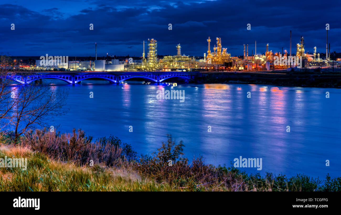 The Calumet Refinery on the Missouri River in Great Falls, Montana, USA ...