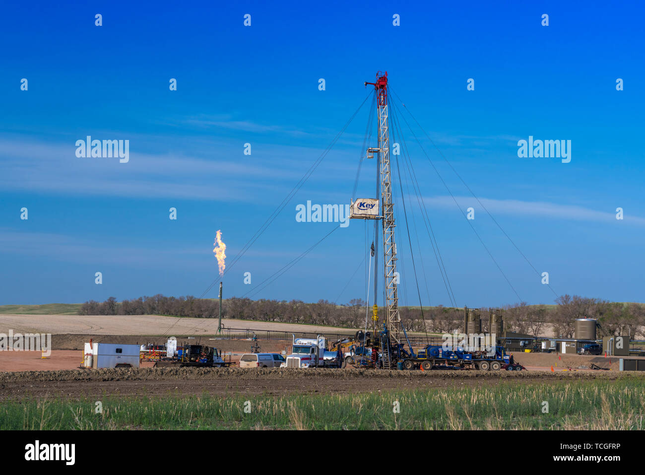 An oil drilling rig in the Bakken Play oil fields near Williston, North ...