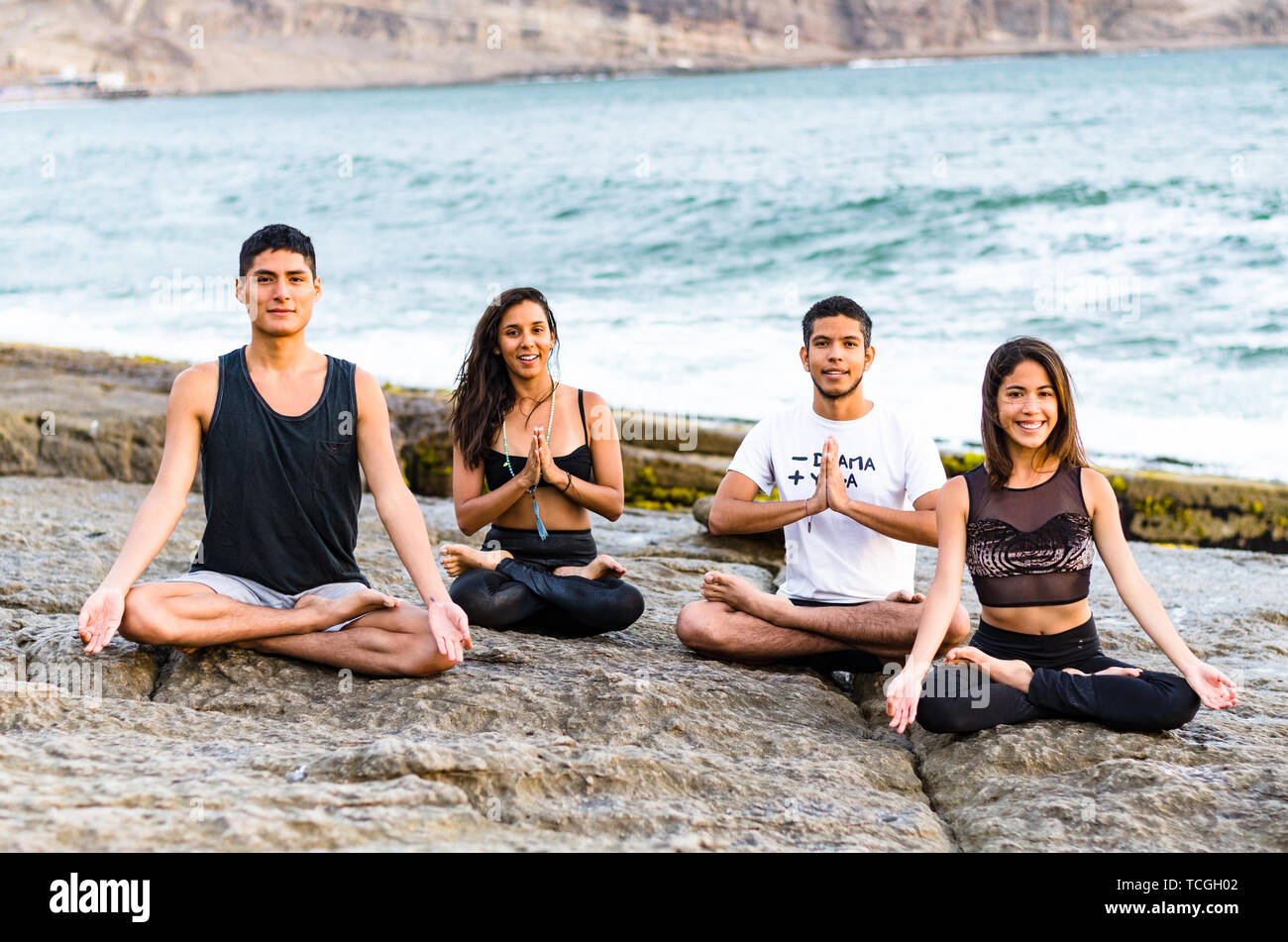 Group beach fitness hi-res stock photography and images - Alamy