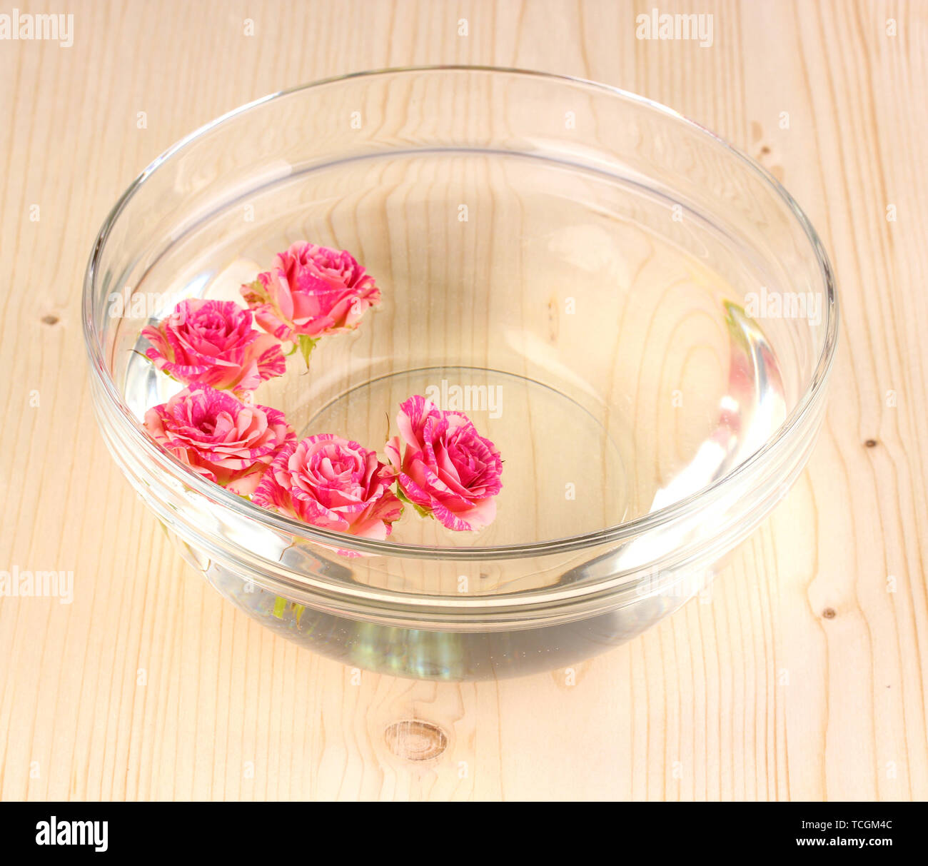 Floating roses water bowl hi-res stock photography and images - Alamy