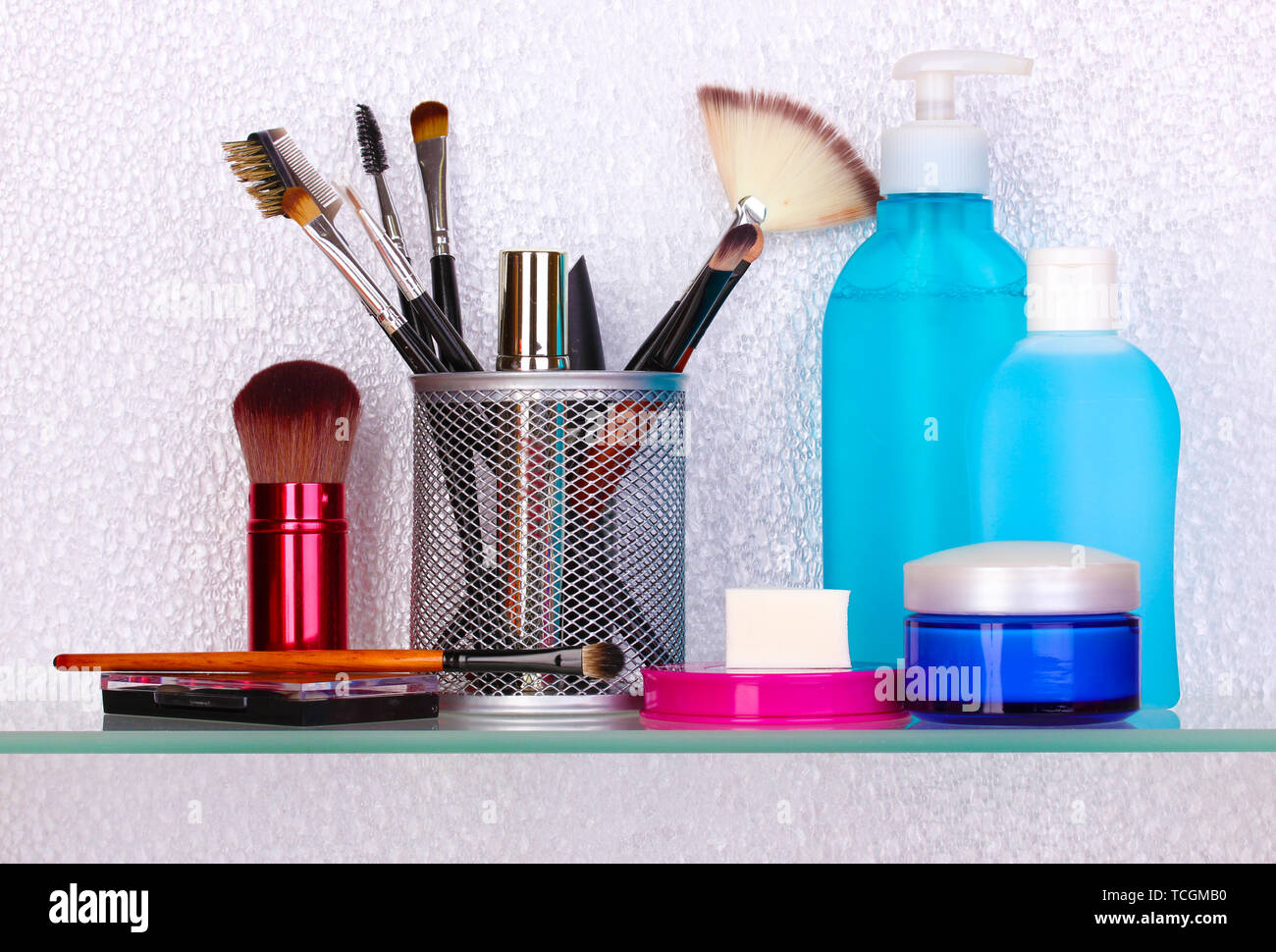 Body spray shelf hi-res stock photography and images - Alamy