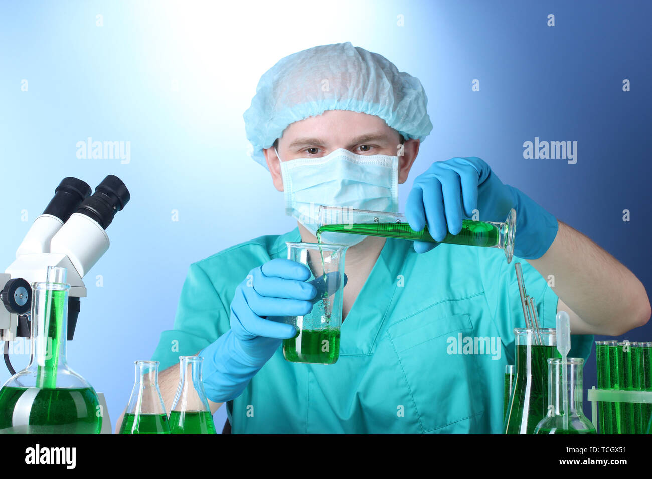 scientist working in chemistry laboratory Stock Photo - Alamy