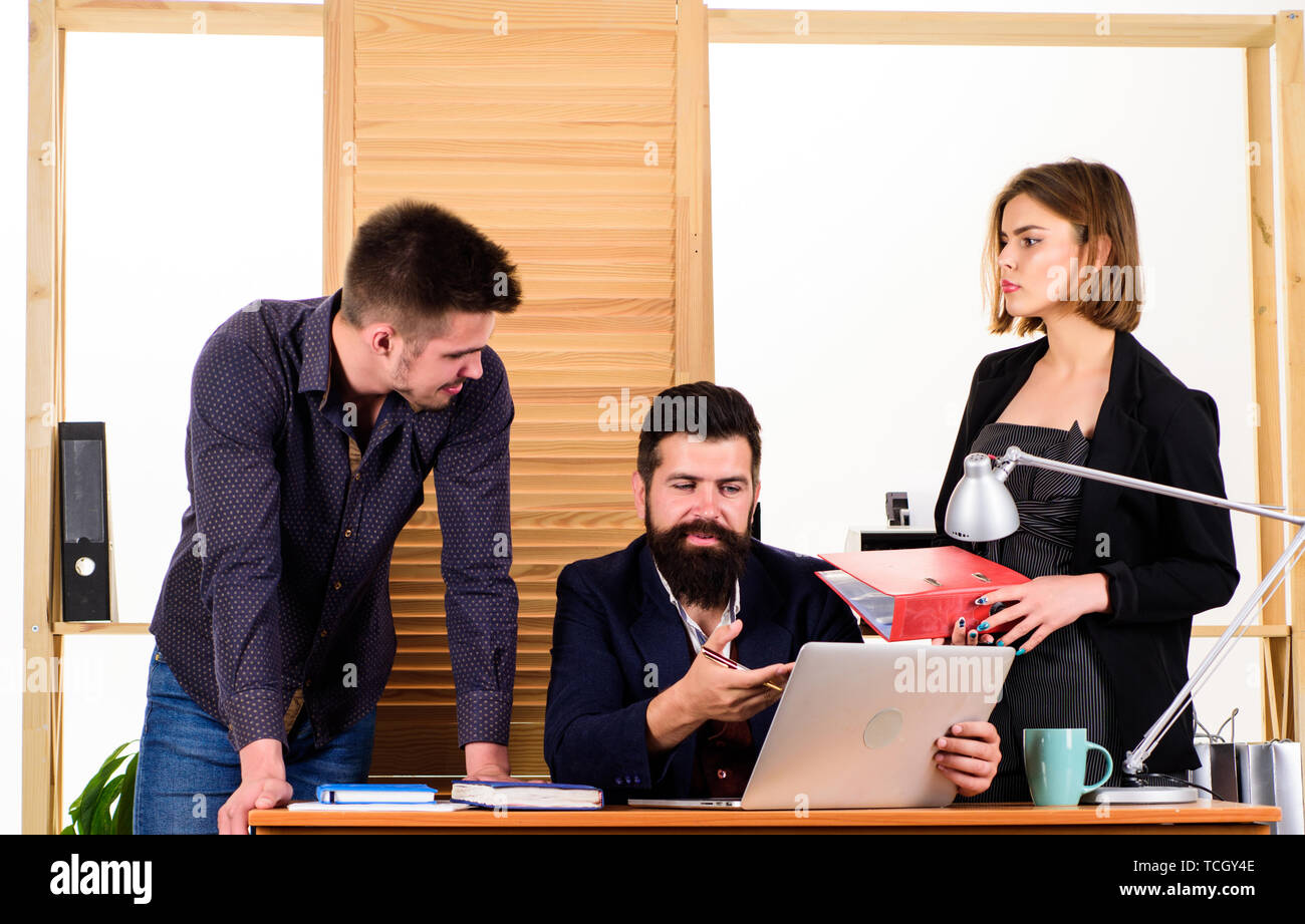 Office collective concept. Coworkers communicate solving business tasks ...