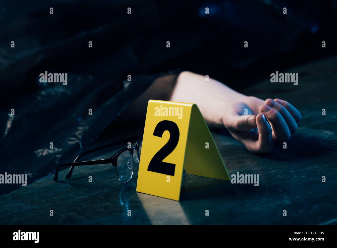 Dead body on floor hi-res stock photography and images - Alamy