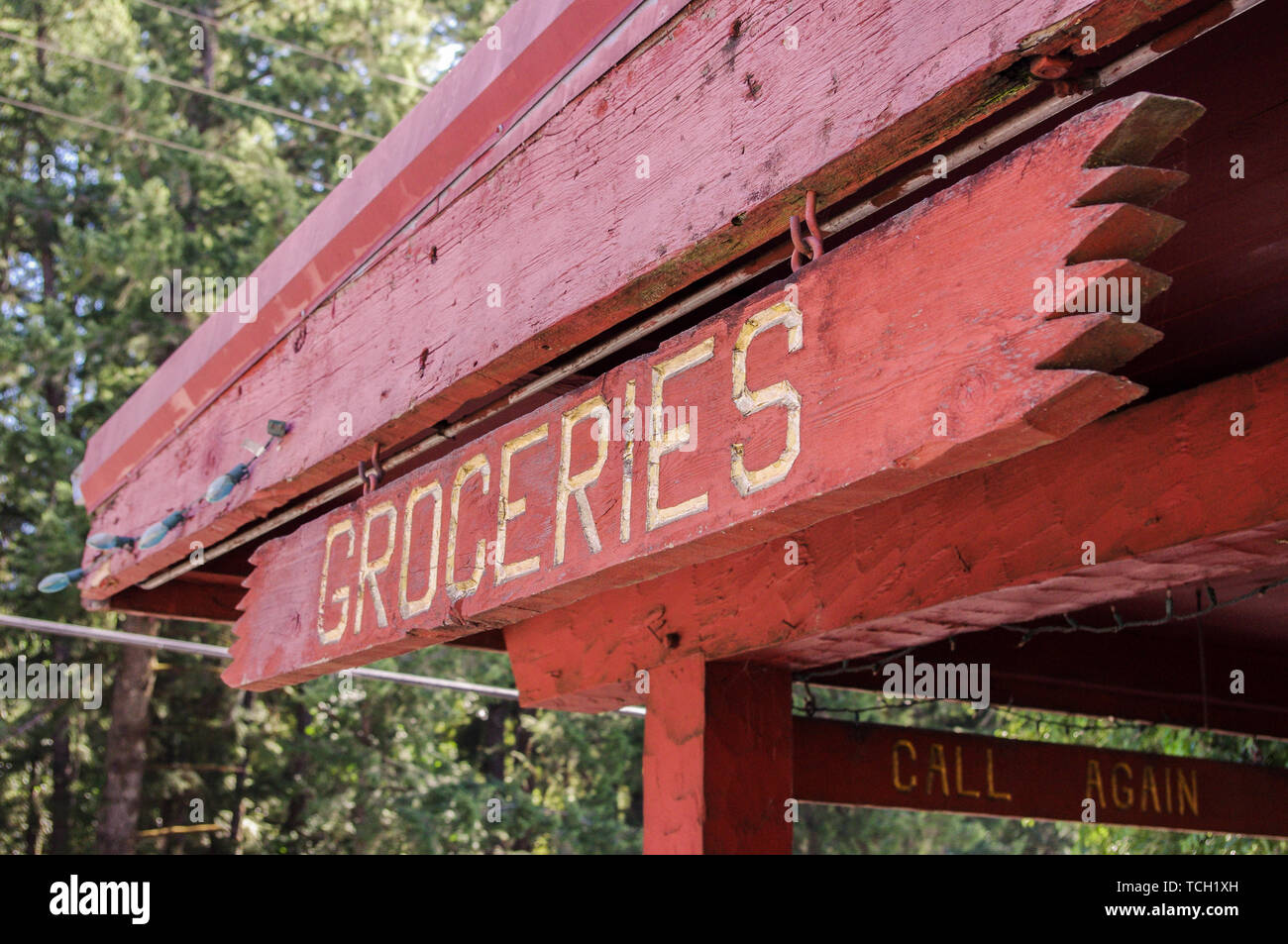 Old fashioned general store sign hi-res stock photography and images ...