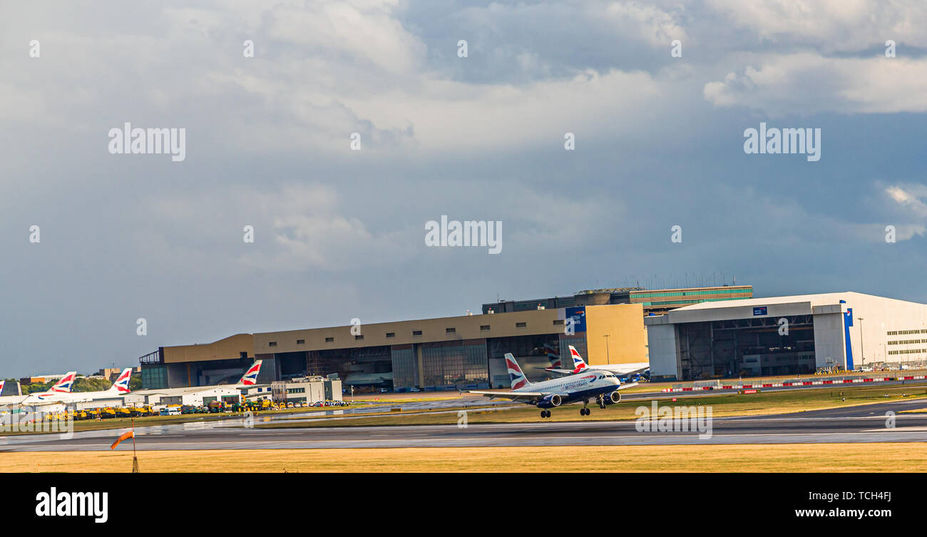 Heathrow terminal 1 hi-res stock photography and images - Alamy