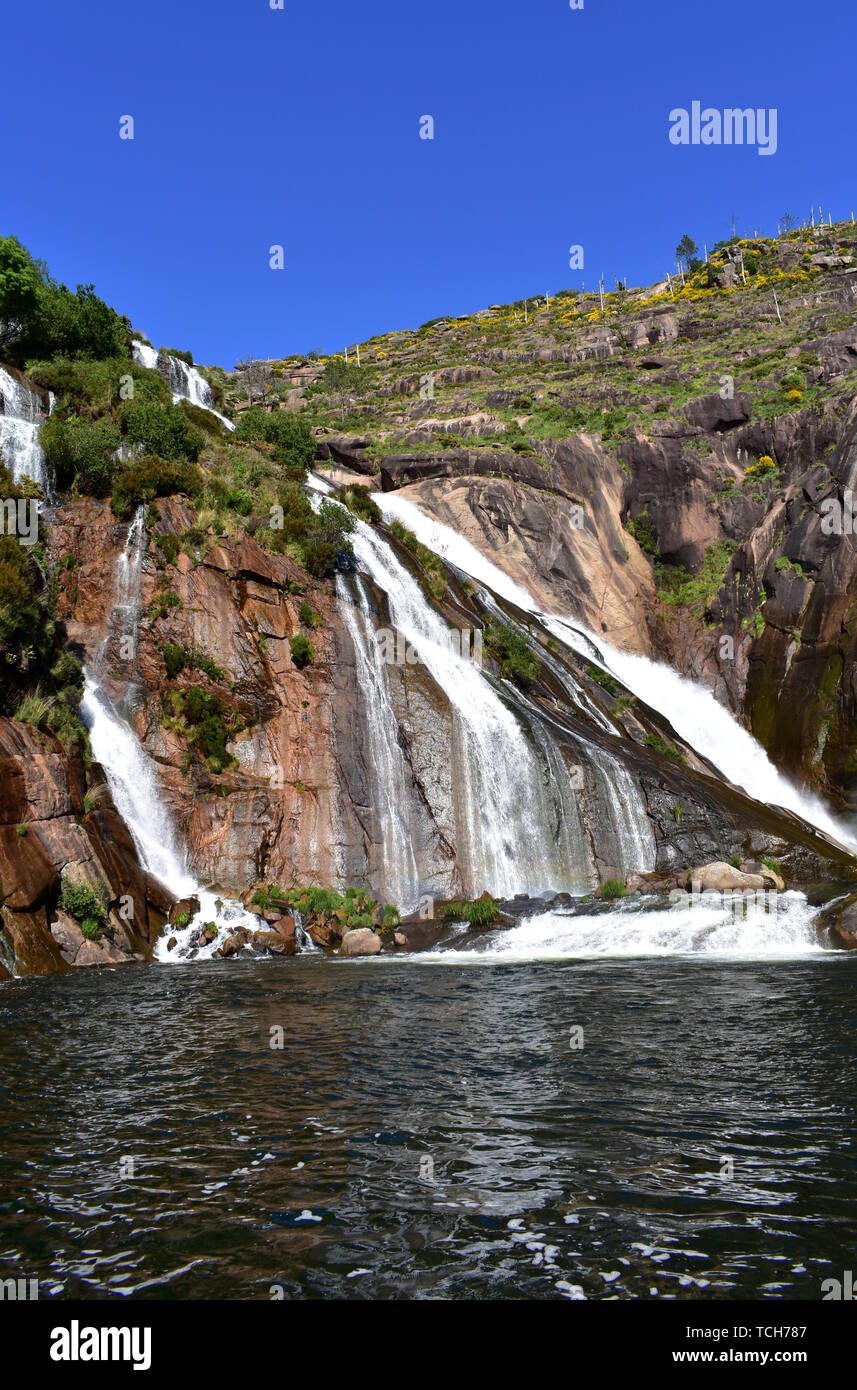 ézaro waterfall hi-res stock photography and images - Alamy