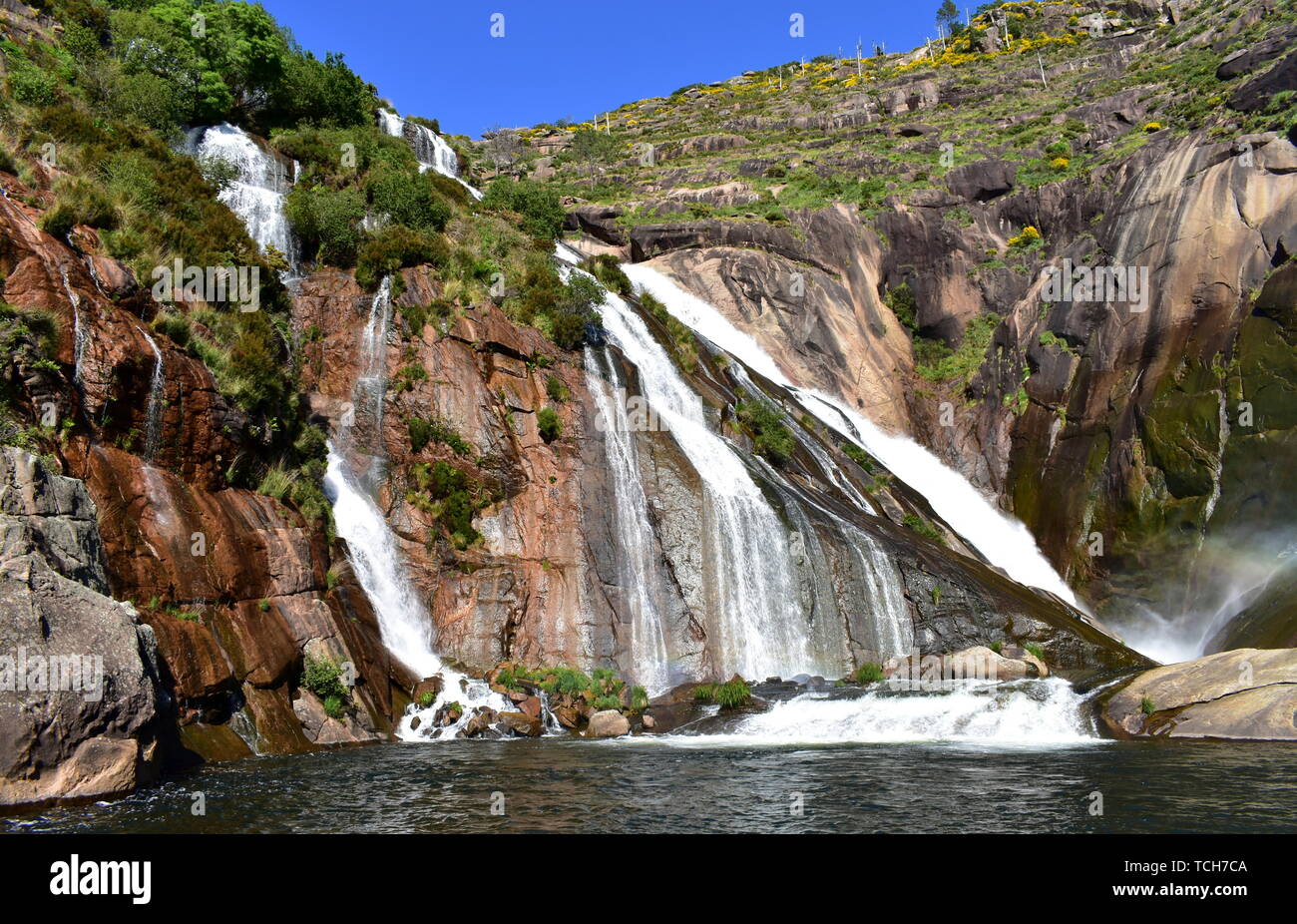 ézaro waterfall hi-res stock photography and images - Alamy