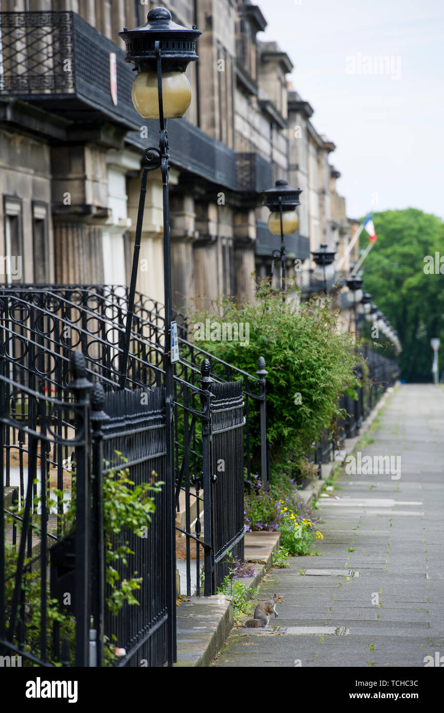 Residential street edinburgh hi-res stock photography and images - Alamy