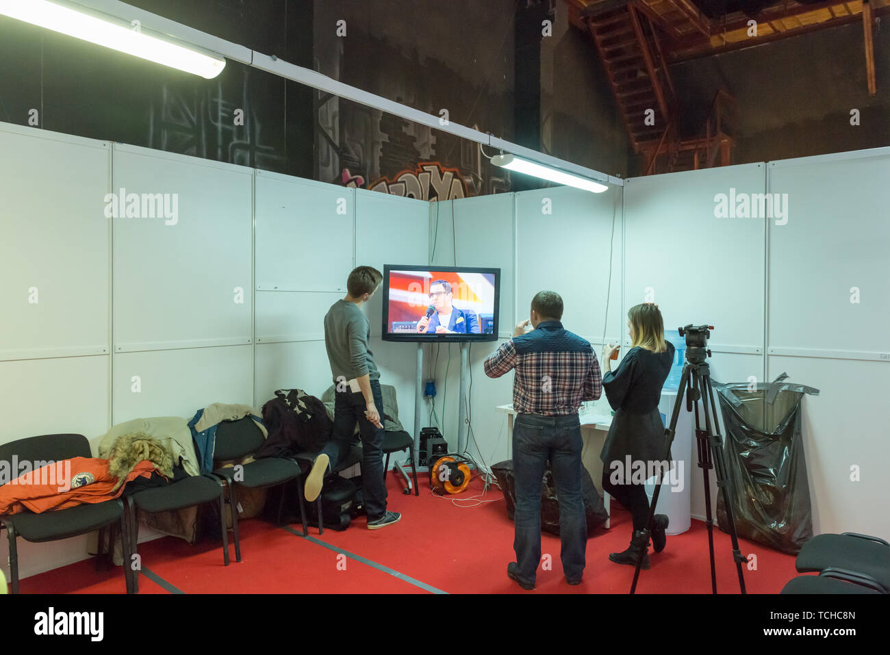 TV show filming backstage Stock Photo - Alamy