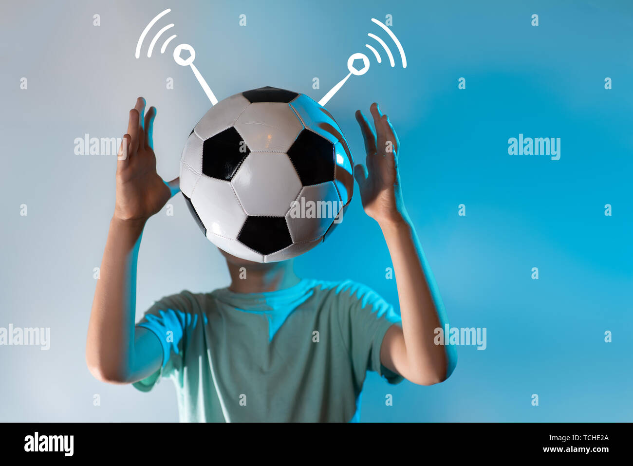 Soccer player on field network hi-res stock photography and images - Alamy