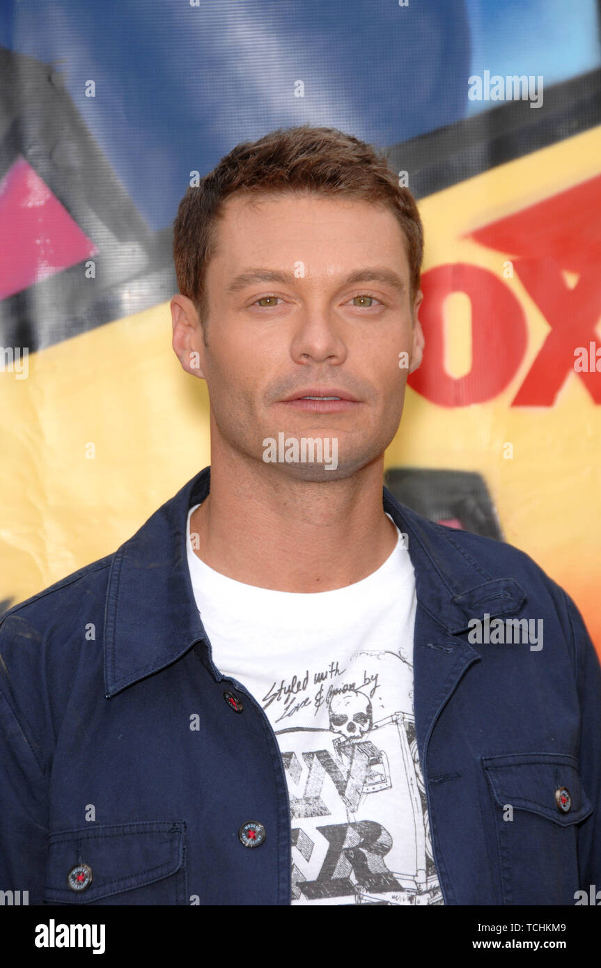 Head shot slogan hi-res stock photography and images - Alamy