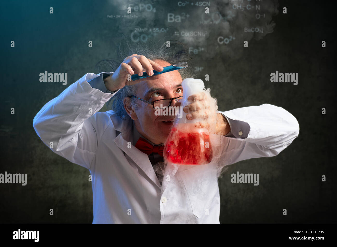 Scientist experiment explosion hi-res stock photography and images - Alamy