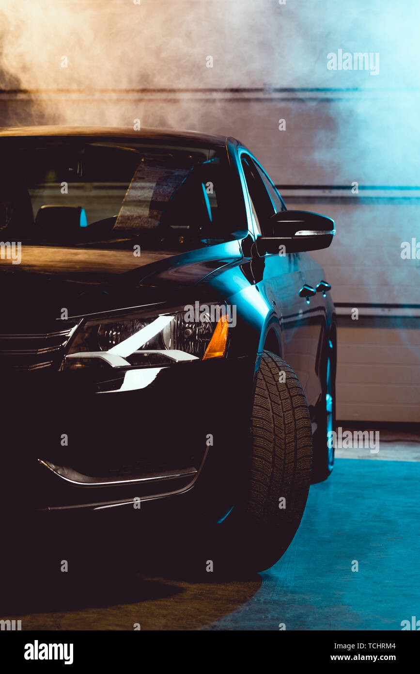 Shiny luxury car hi-res stock photography and images - Alamy