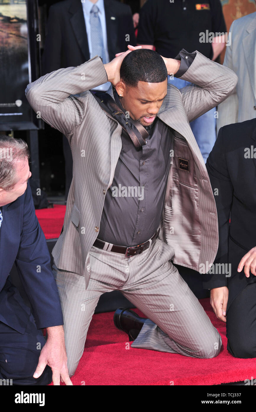 LOS ANGELES, CA. December 10, 2007: Will Smith at Grauman's Chinese ...
