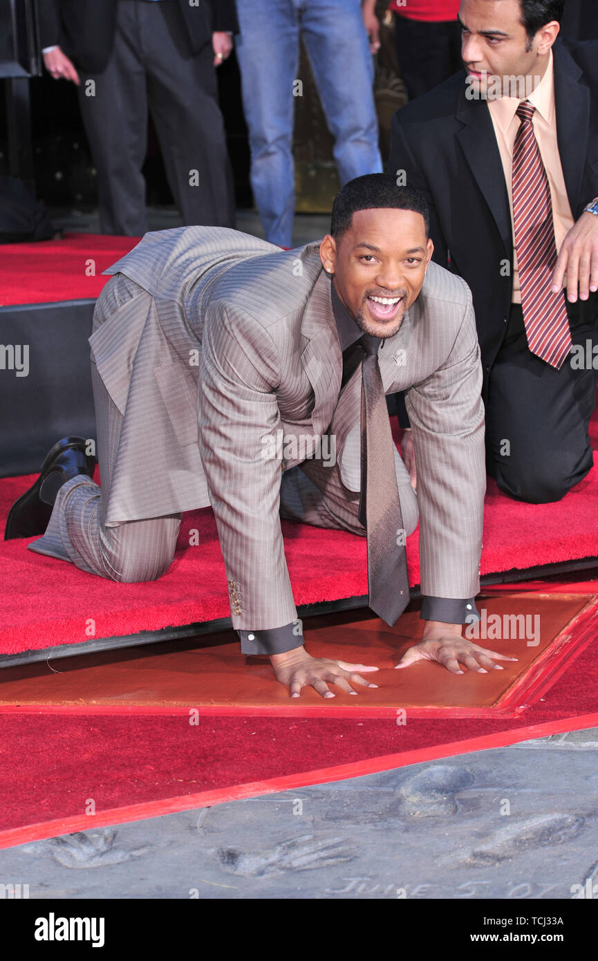 LOS ANGELES, CA. December 10, 2007: Will Smith at Grauman's Chinese ...