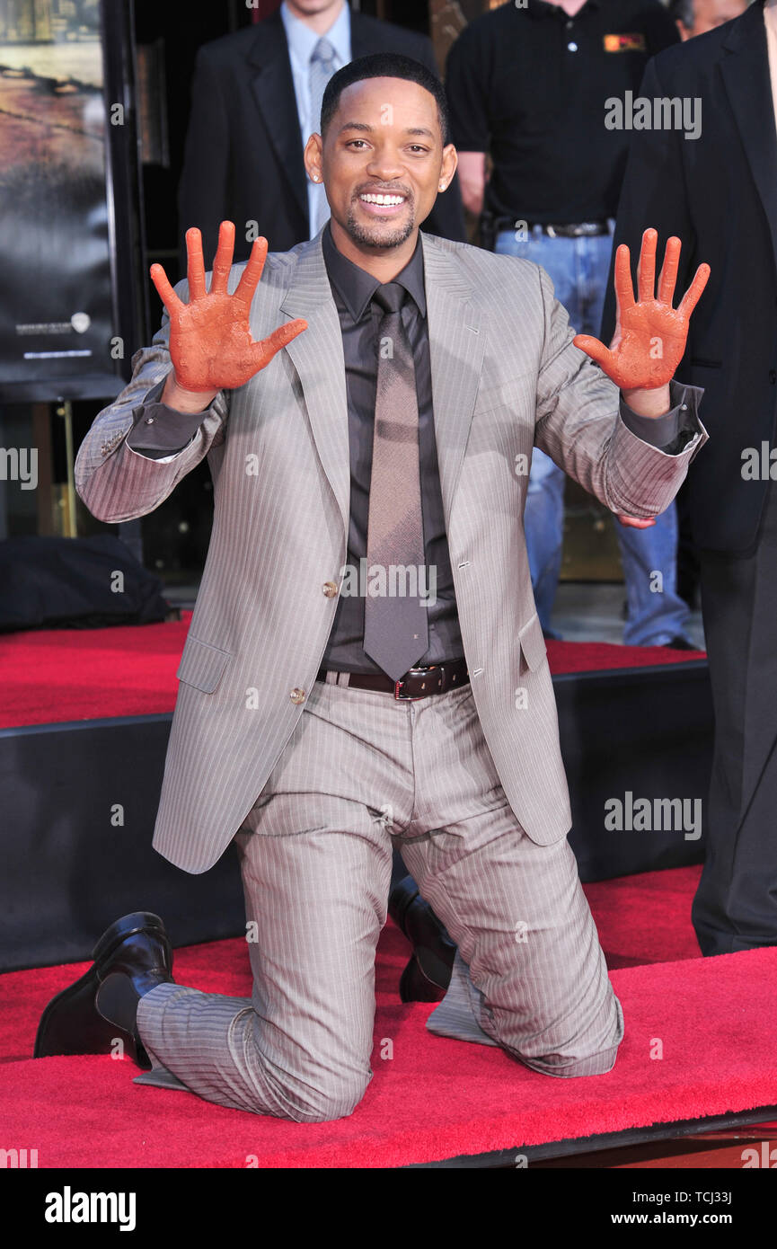 LOS ANGELES, CA. December 10, 2007: Will Smith at Grauman's Chinese ...