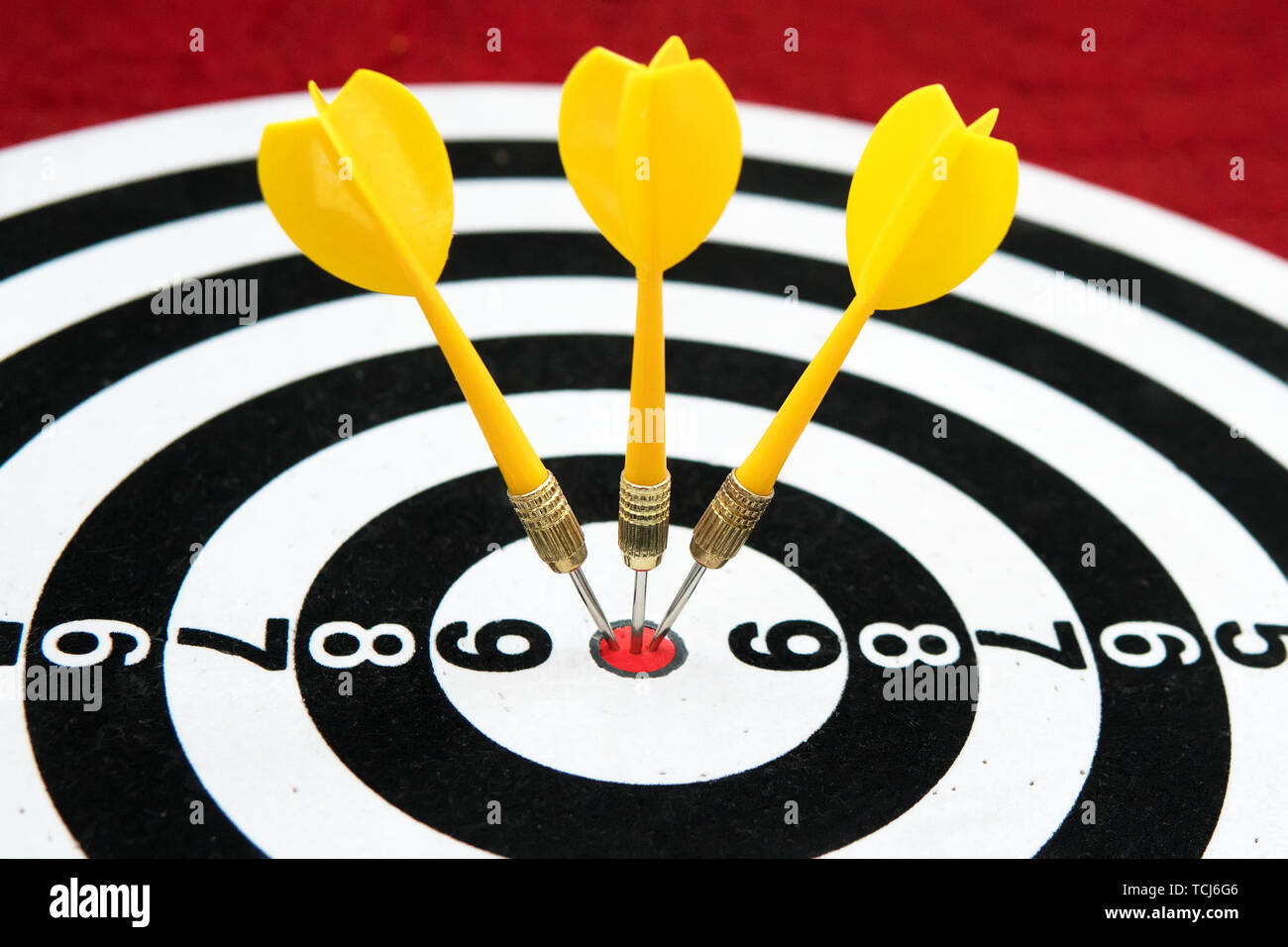 Yellow dart with target arrows , Success or Goal symbol. The game of ...