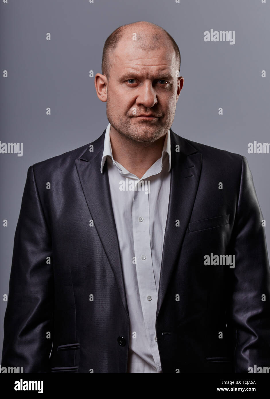 Angry Man In Suit High Resolution Stock Photography and Images - Alamy