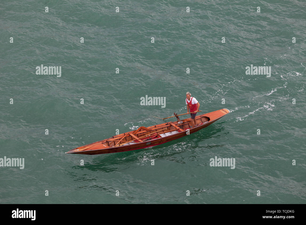 Man rowing gondola hi-res stock photography and images - Alamy
