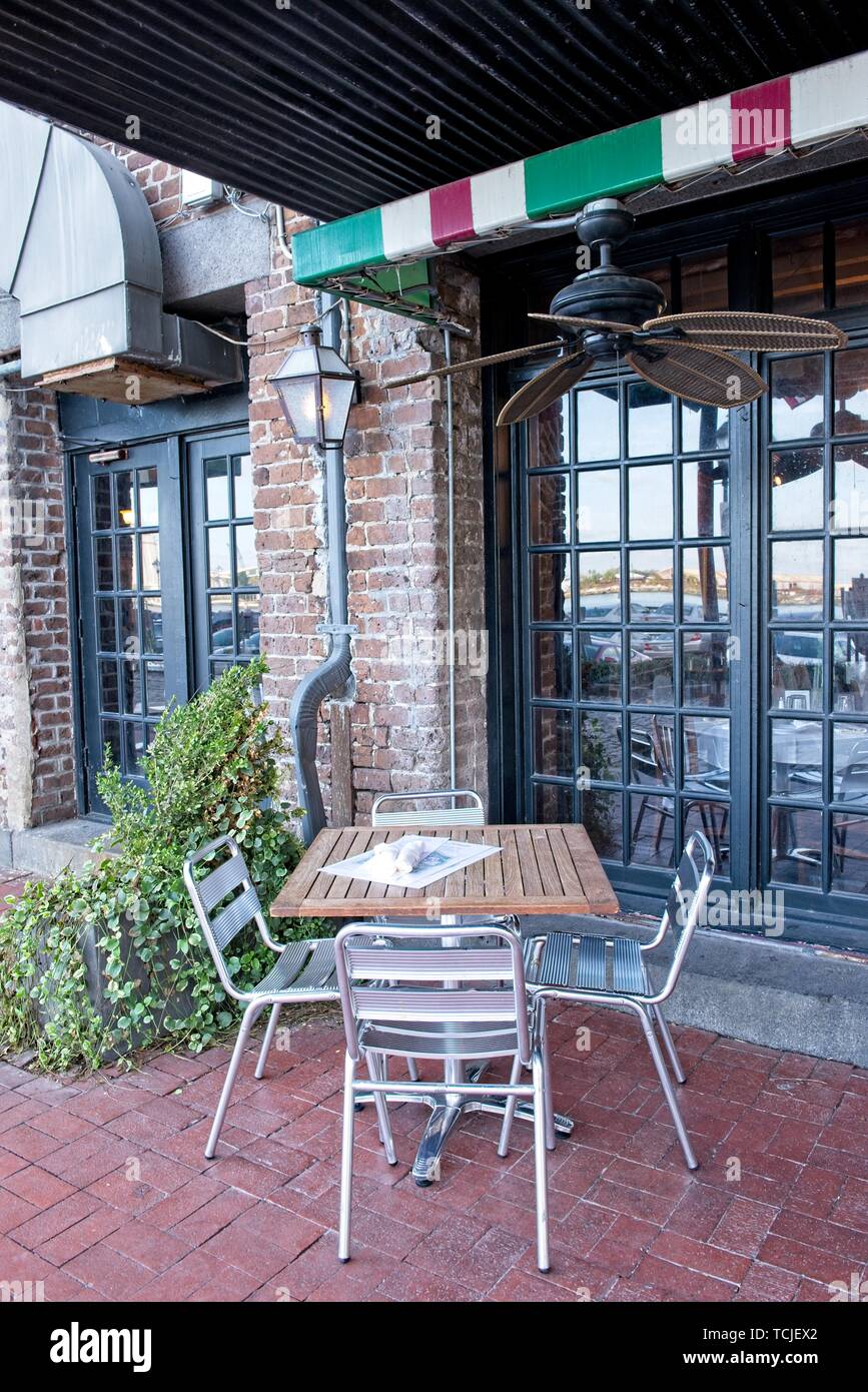 Exterior view of Italian Bistro Stock Photo - Alamy