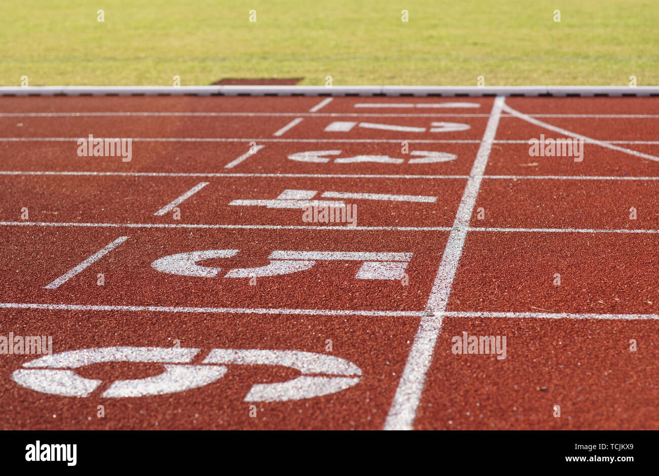Athletics finish line hi-res stock photography and images - Alamy