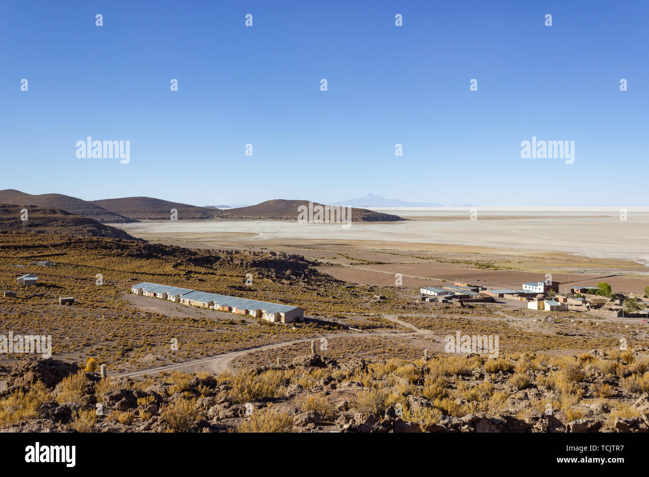 panorama over the salt pans of salar de uyuni, bolivia Stock Photo - Alamy