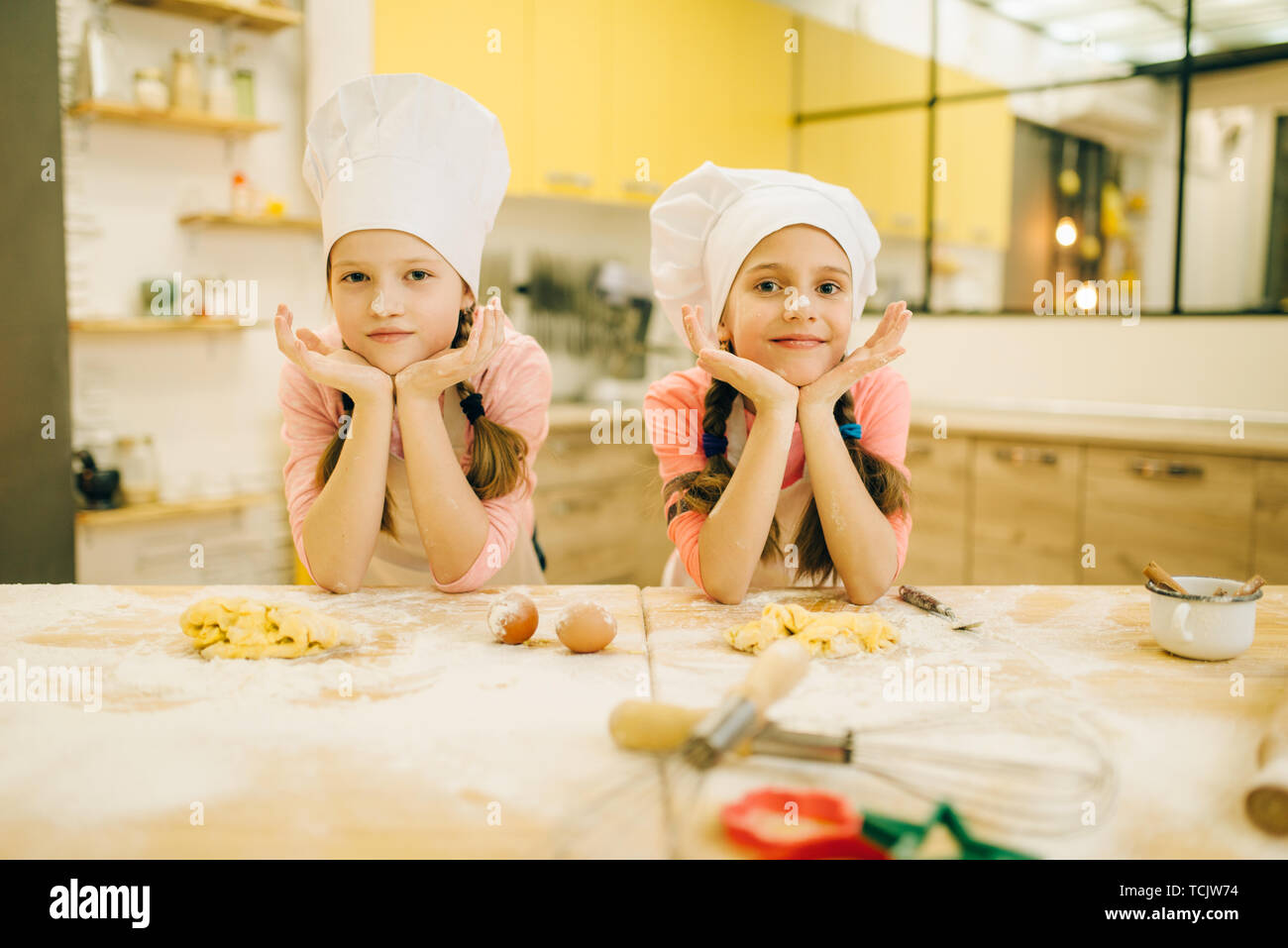 The little cooks hi-res stock photography and images - Alamy