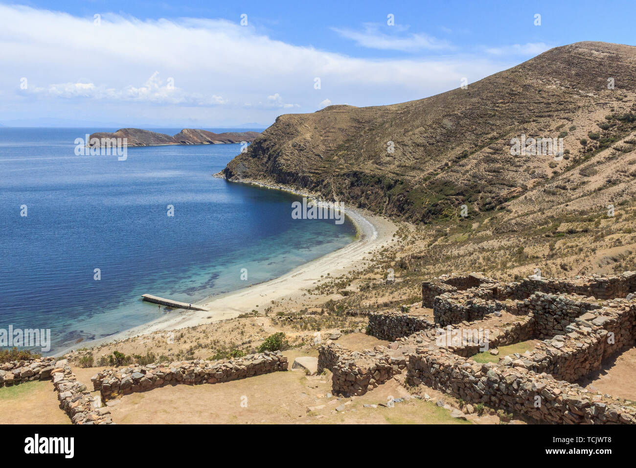 dry landscape at lake titicaca in bolivia Stock Photo - Alamy