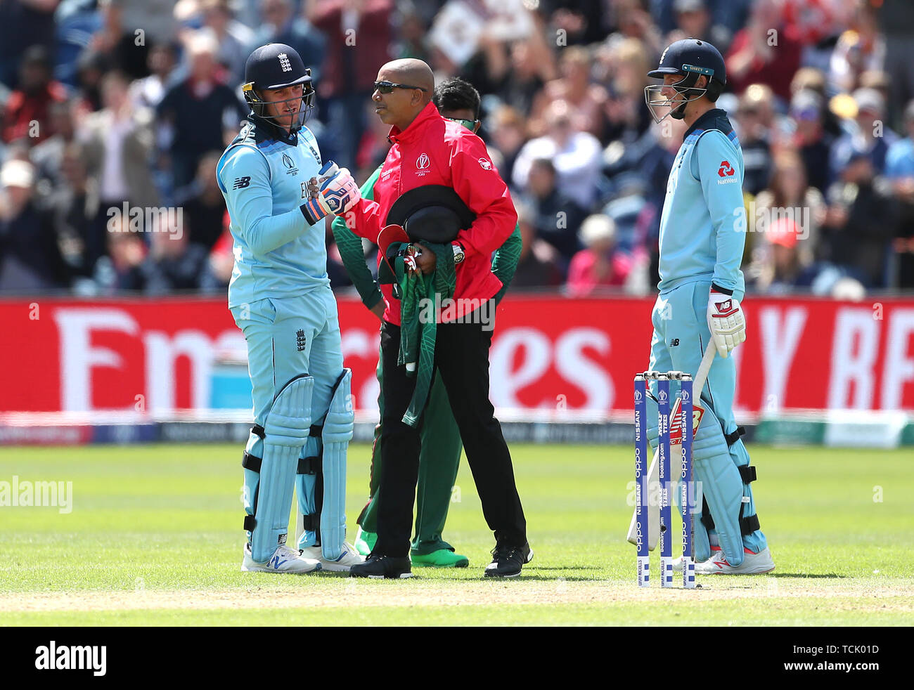 Umpire joel wilson hi-res stock photography and images - Alamy