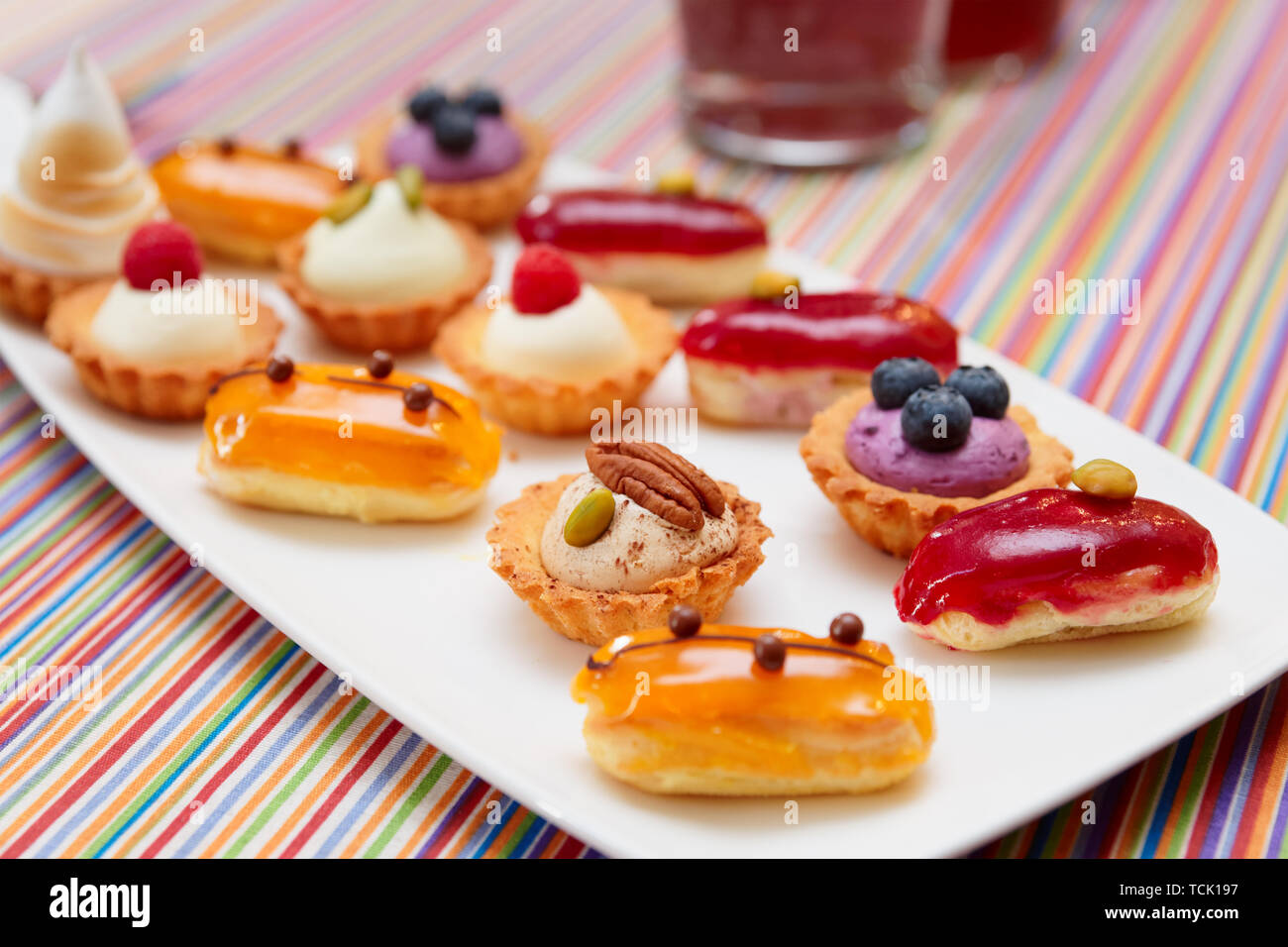 Small cakes hi-res stock photography and images - Alamy
