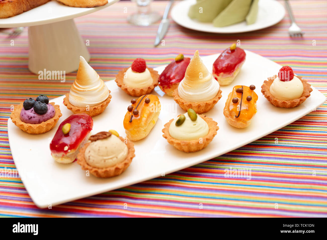 Small cakes hi-res stock photography and images - Alamy