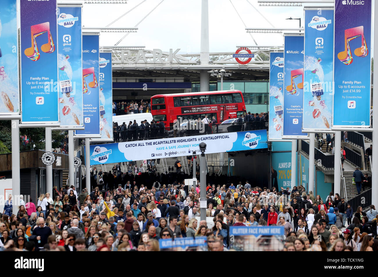 Fans arriving ahead of Capital's Summertime Ball. The world's biggest ...