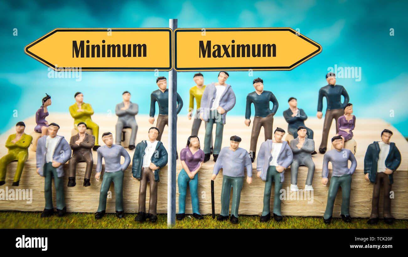 Street Sign the Direction Way to Maximum versus Minimum Stock Photo - Alamy