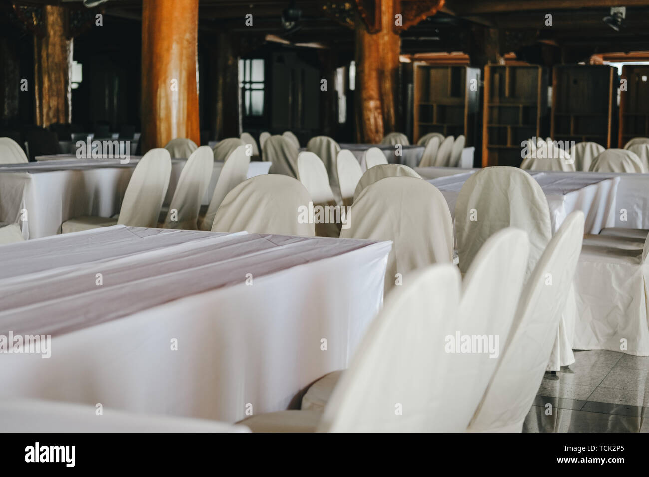 dining table chair arrangement for banquet catering service Stock Photo ...
