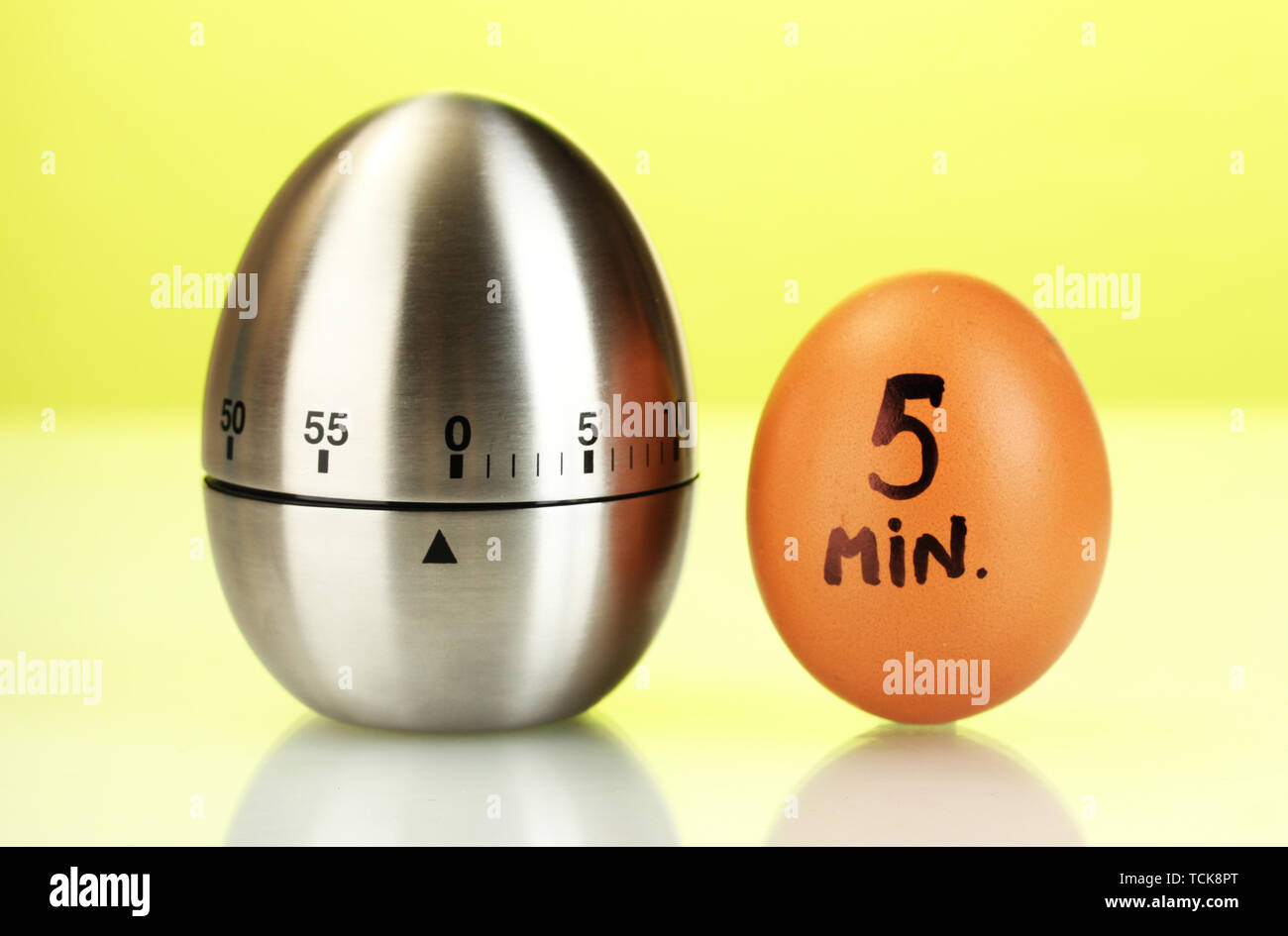 Five minute egg hi-res stock photography and images - Alamy