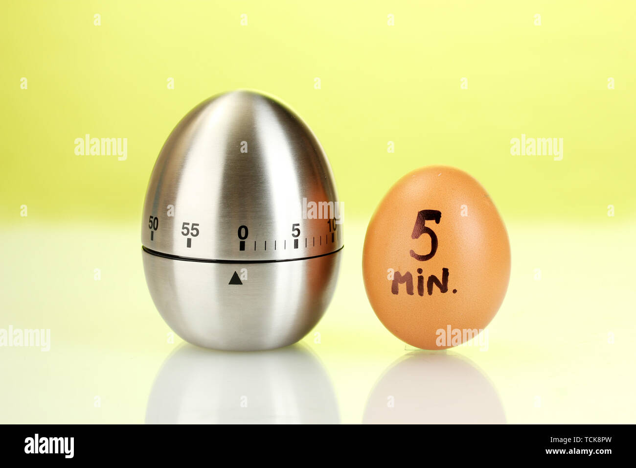 Five minute egg hi-res stock photography and images - Alamy