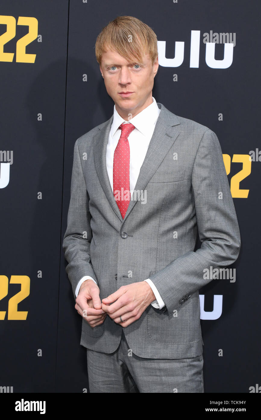 Hulus catch 22 hi-res stock photography and images - Alamy