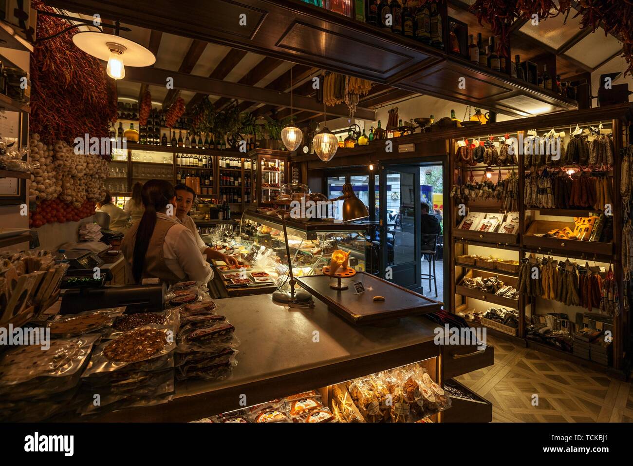 Deli shop interior hi-res stock photography and images - Alamy