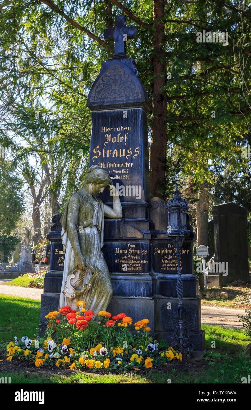 Grave of josef strauss hi-res stock photography and images - Alamy